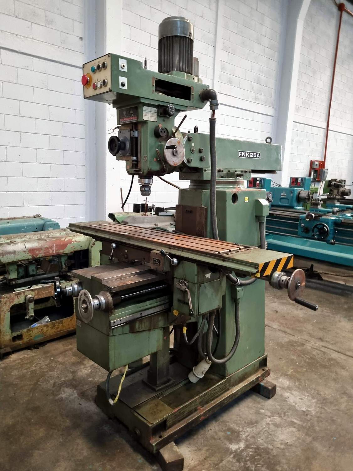 #0935 Fresadora herramental TOS FNK25A | Maquitos